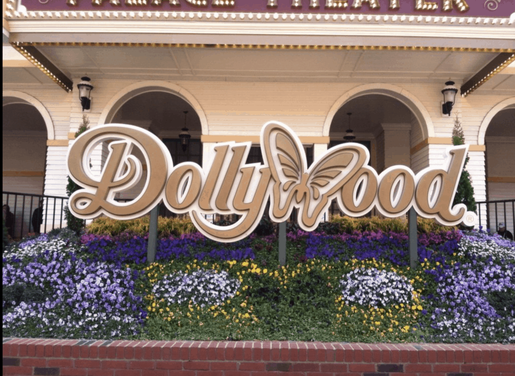 Guide To Dollywood - Family Vacations US