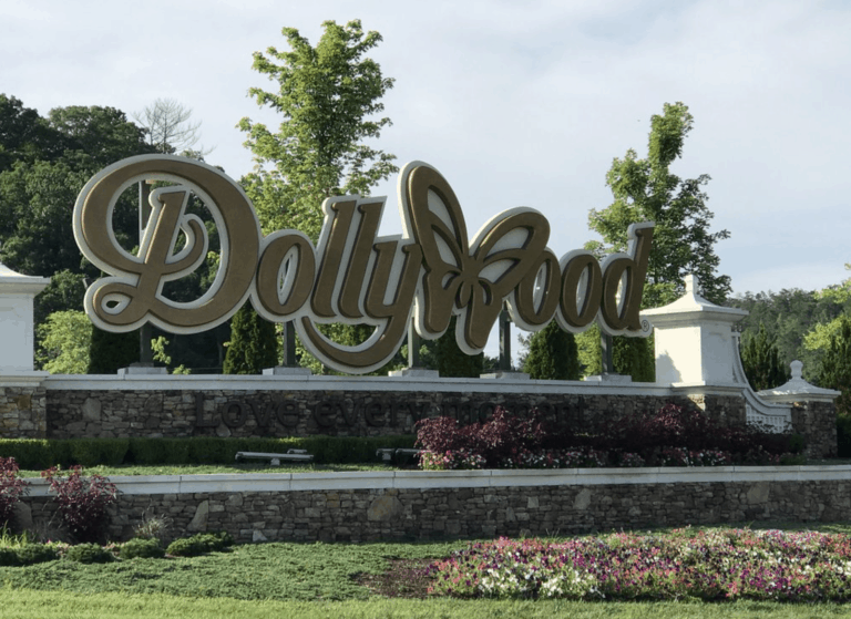 Guide To Dollywood - Family Vacations US
